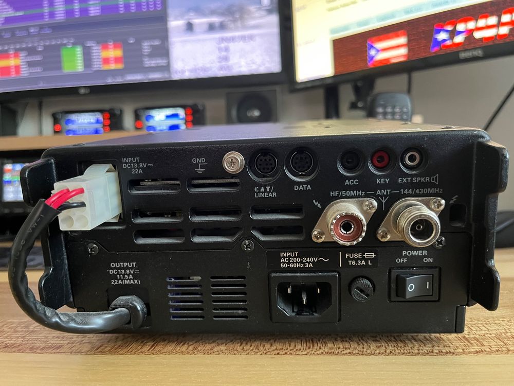 YAESU FT-897D HF/VHF/UHF Allmode Transceiver (Gebraucht) in Würenlos ...