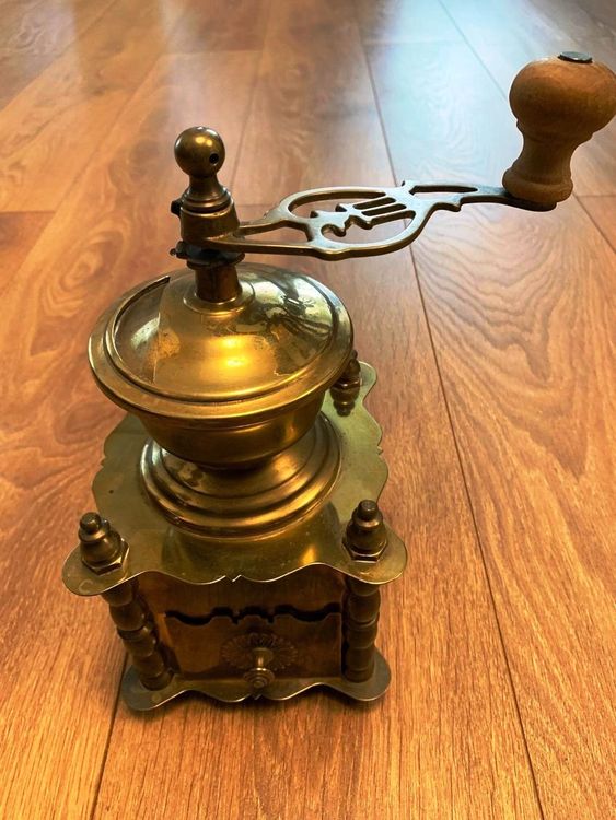 Moulin à café Laiton Kaffeemühle aus Messing (Defekt) in Lausanne für ...