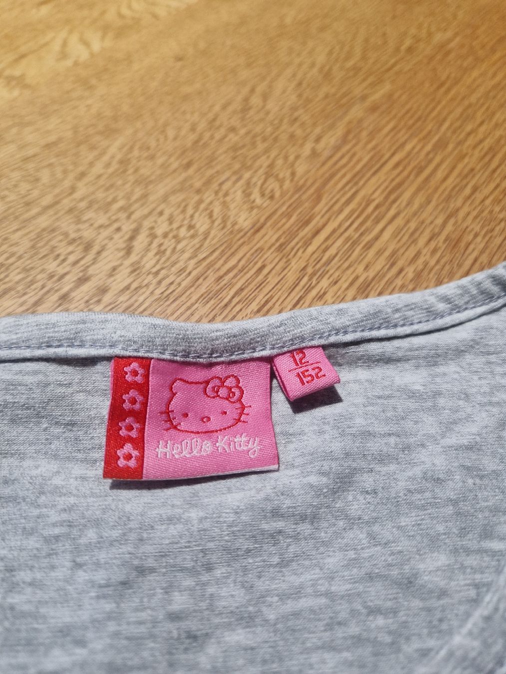 T-shirt Hello Kitty fille, taille 152 12 ans (D'occasion) à Penthaz ...