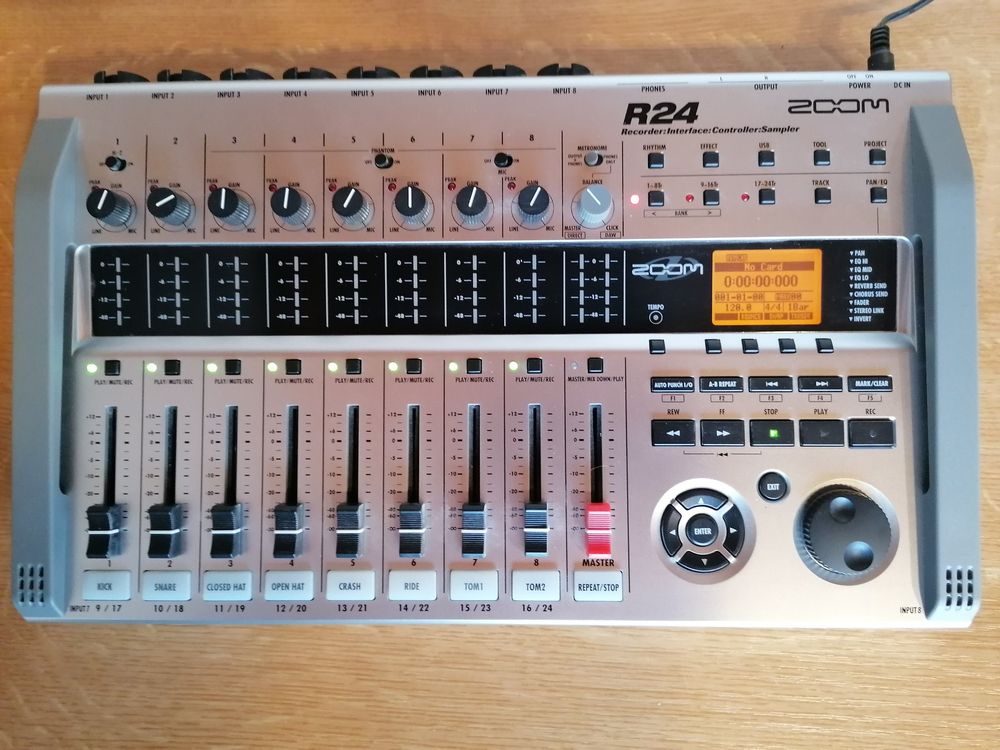 ZOOM Recorder R24 / Interface/ Controller/ Sampler (Gebraucht) in ...