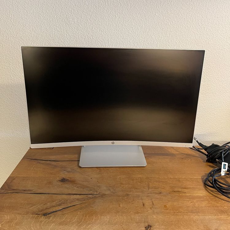 HP 27" Full HD Curved Monitor | Kaufen auf Ricardo