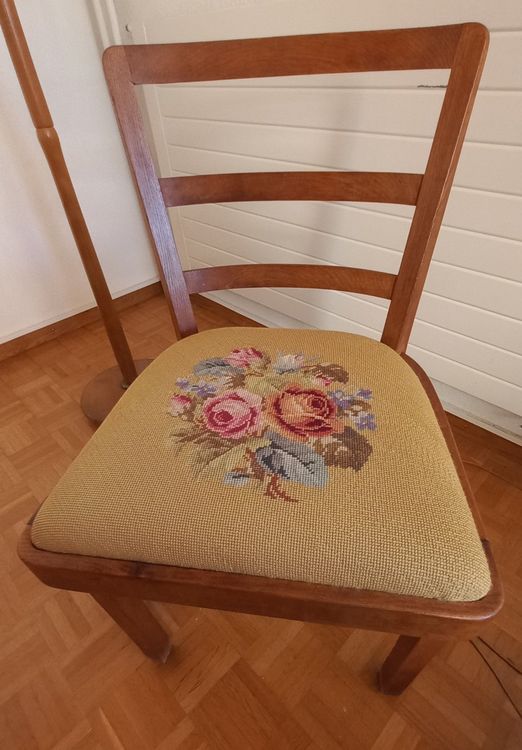 Stuhl mit Stickereien (Gobelin) | Kaufen auf Ricardo