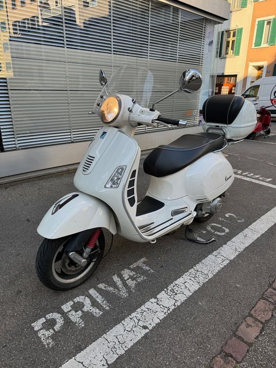 PIAGGIO Vespa GTS Super 300 (Gebraucht) in Basel für CHF 1729 – nur Abholung auf Ricardo kaufen