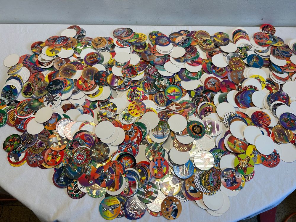 Caps / Pogs divers (Gebraucht) in Geneve für CHF 5 – mit Lieferung auf ...