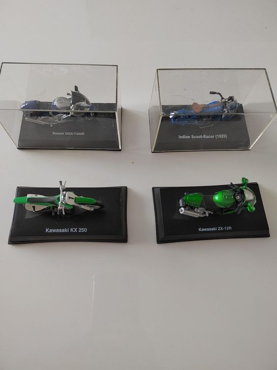 New Ray Töff-Modelle 1:24 -Kawasaki, Suzuki & Indian Scout (Gebraucht ...