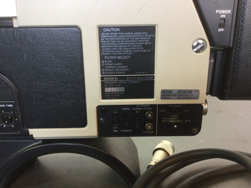 Für Sammler gebrauchte Sony DXC-1800P Kamera (Gebraucht) in Wangen SZ ...