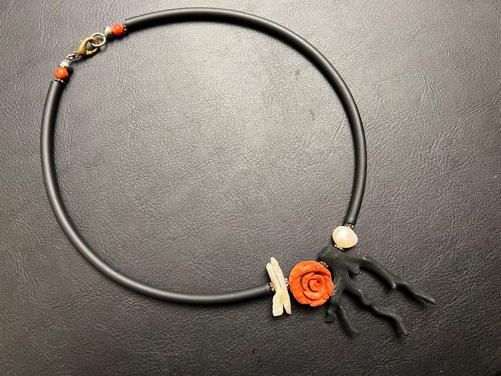 Collier mit roter und schwarzer Koralle (Gebraucht) in Thalheim AG für ...