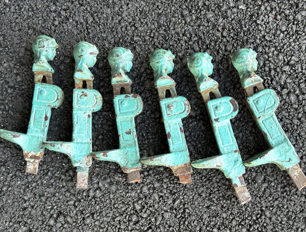 6 Fensterladenhalter, Fensterladenkloben, Kloben in türkis (Gebraucht) in Seltisberg für CHF 45 ...