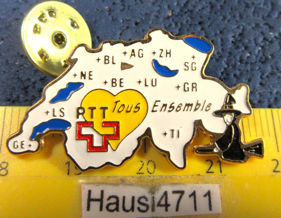 PTT SCHWEIZ TOUS-ENSEMBLE MIT HEXE CH-UMRISS PIN (Gebraucht) in Ettingen für CHF 4.95 – mit ...