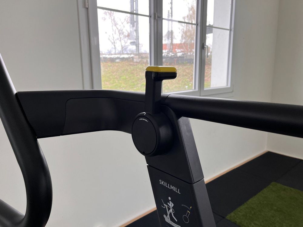 Laufband TECHNOGYM Skillmill Console - Curved | Kaufen auf Ricardo
