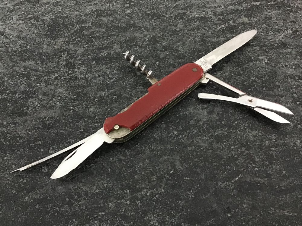 Uraltes CH Sackmesser "ARMEE SUISSE/INOXYD" mit Ahle (Defekt) in ...