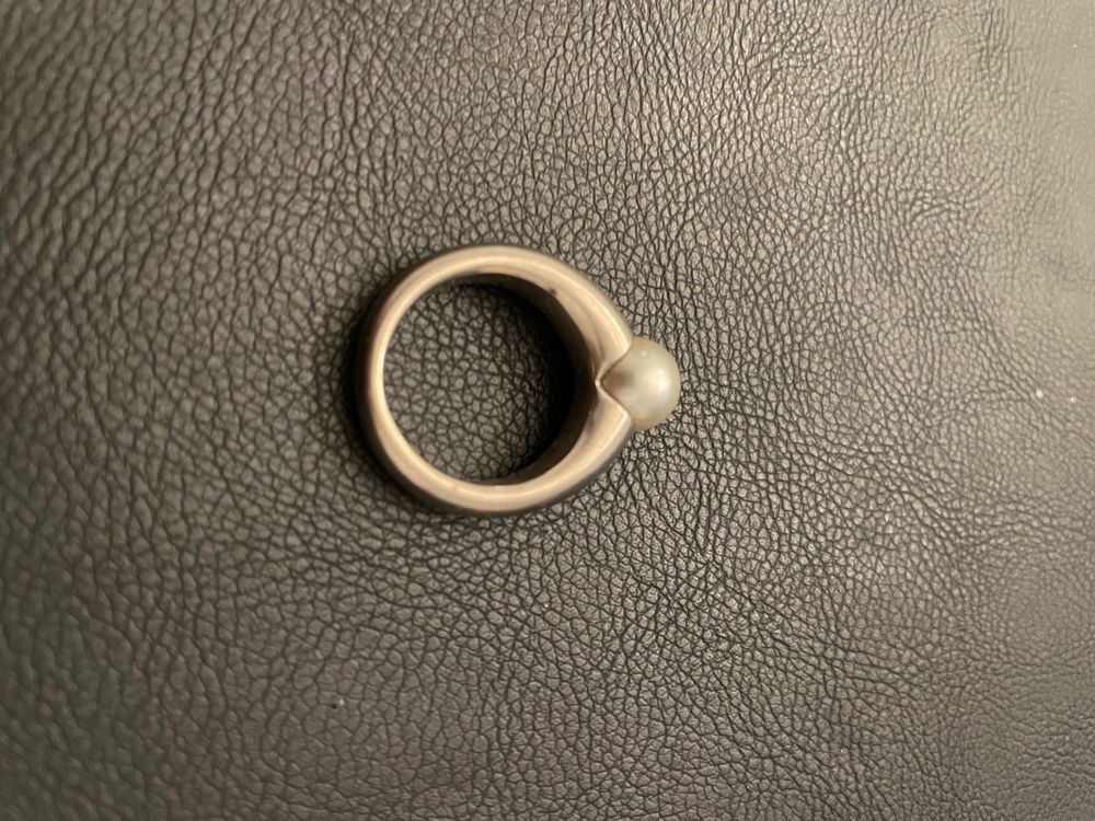 Ring Weissgold mit grauer Perle, Gr. 53, matt (Gebraucht) in Muttenz ...