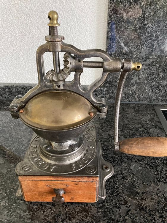 Antike Kaffeemühle mit Peugeot-Mahlwerk | Kaufen auf Ricardo