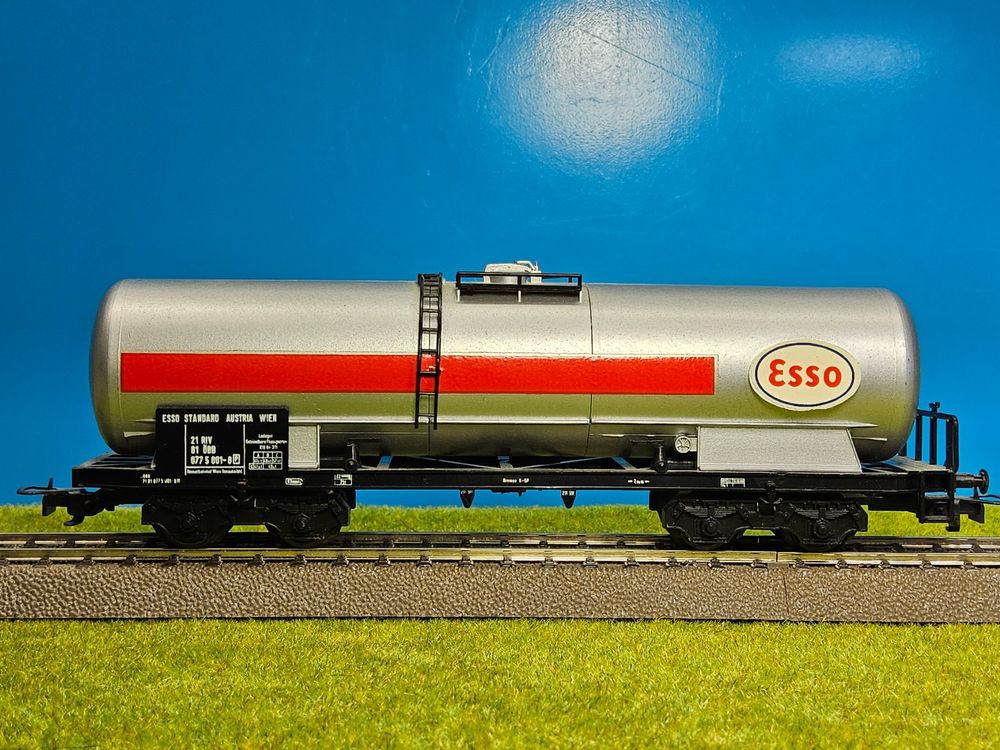 Liliput 258 _ Esso 4 achsiger Kesselwagen ÖBB _ OVP Spur H0 (Gebraucht ...