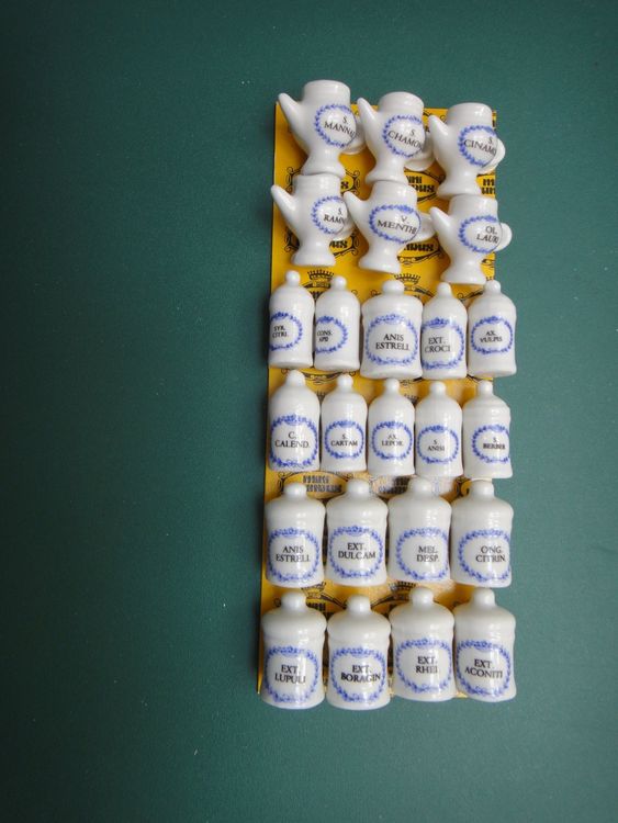 Mini Mundus Miniatur-Apothekengefässe, Porzellan, 24 Stück | Kaufen auf ...