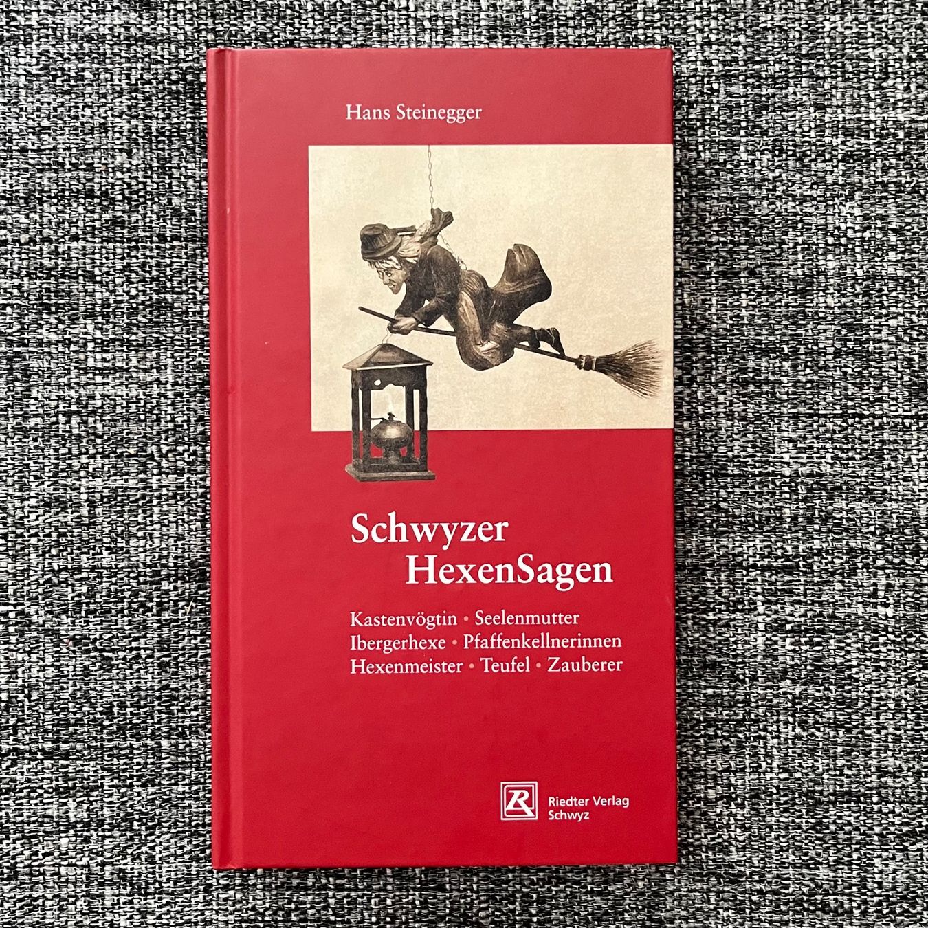 Schwyzer Hexen Sagen Innerschweiz (Neu und originalverpackt) in Schwyz für CHF 18 – mit ...