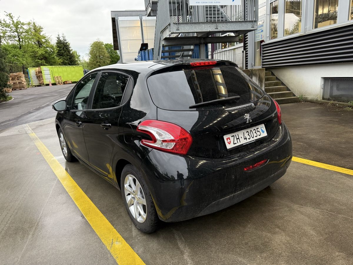 Peugeot 208 Active, Schwarz, JG 2013, Top Zustand! (Gebraucht) in Feusisberg für CHF 3300 – nur ...