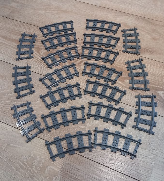 Lego City Eisenbahnschienen Kurven 20 Stück (Gebraucht) in Rorbas für CHF 15 – mit Lieferung auf ...