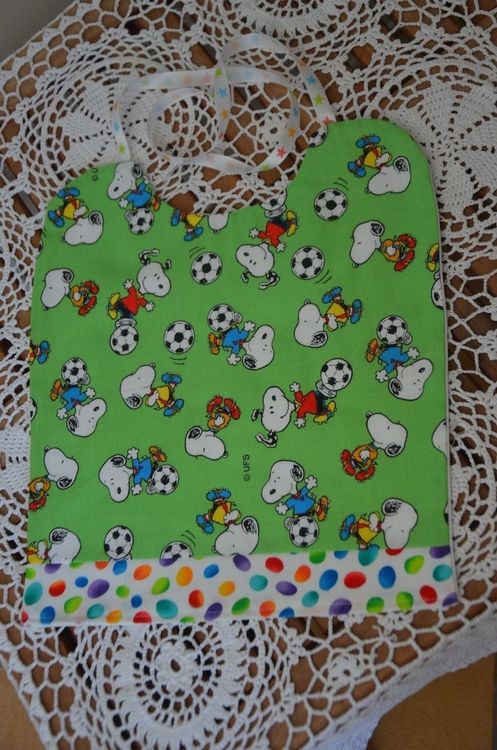 BAVETTE - LATZLI - NEU - HANDARBEIT - SNOOPY (Neu und originalverpackt ...