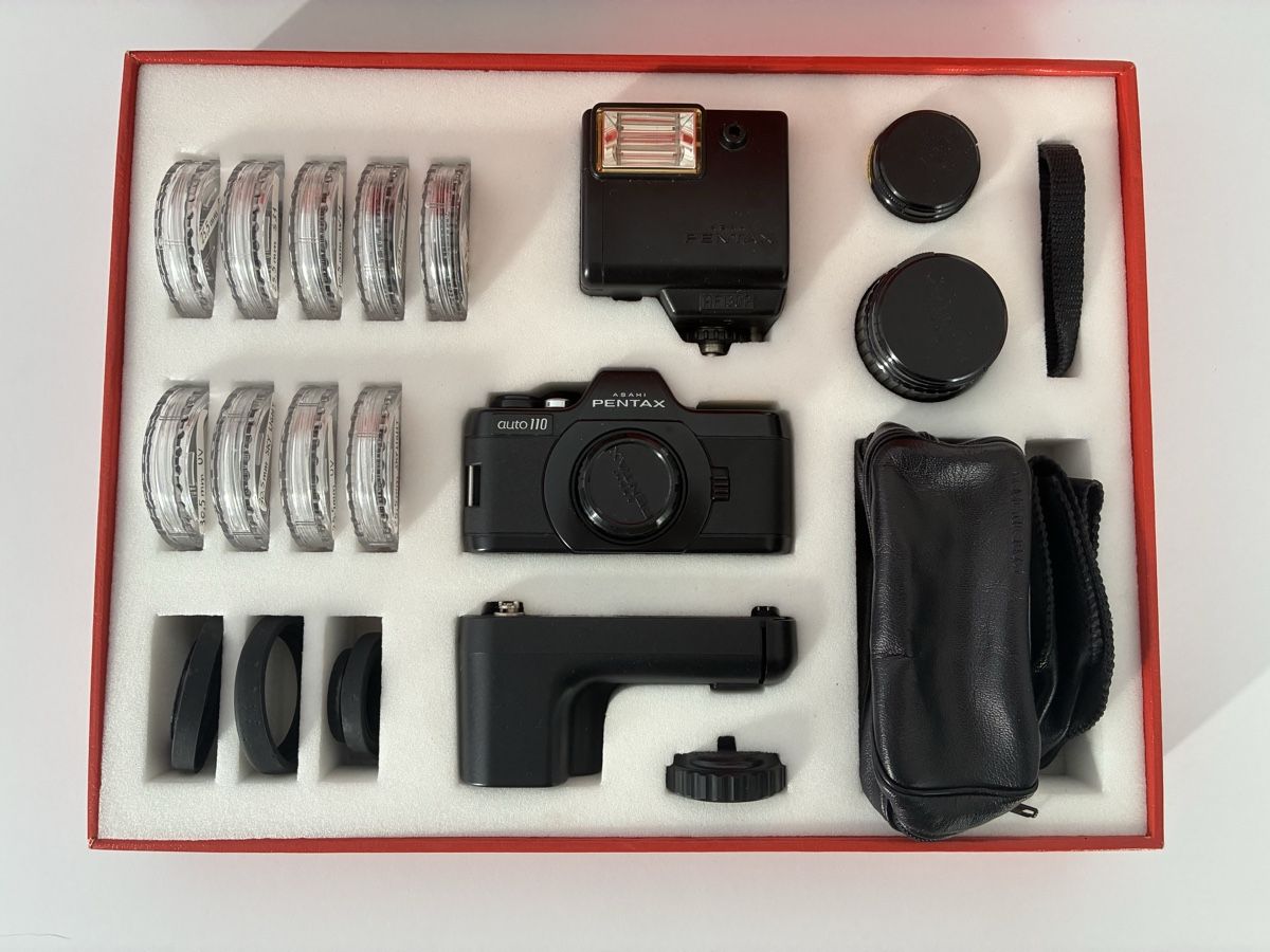 Pentax Auto 110 SLR System Vintage, avec accessoires! (D'occasion) à La ...