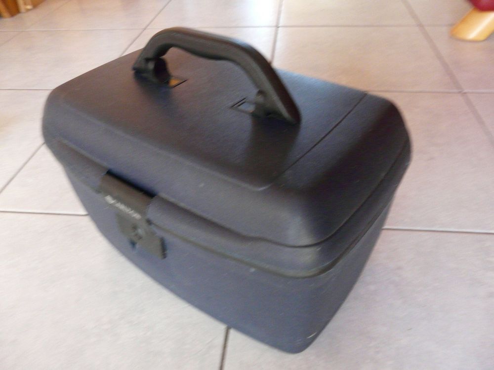 Vanity beauty case necessaire Carlton (Gebraucht) in ERLINSBACH für CHF ...