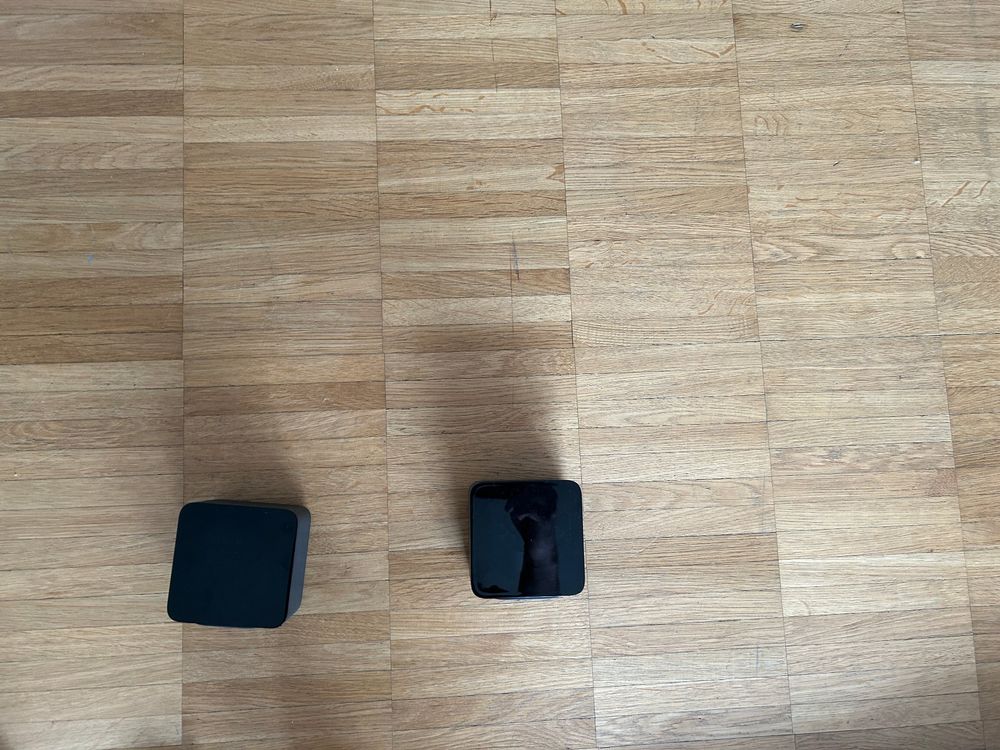 HTC VIVE TRACKER 3.0 mit GURT 3X. BASE STATION 2X. (Gebraucht) in ...