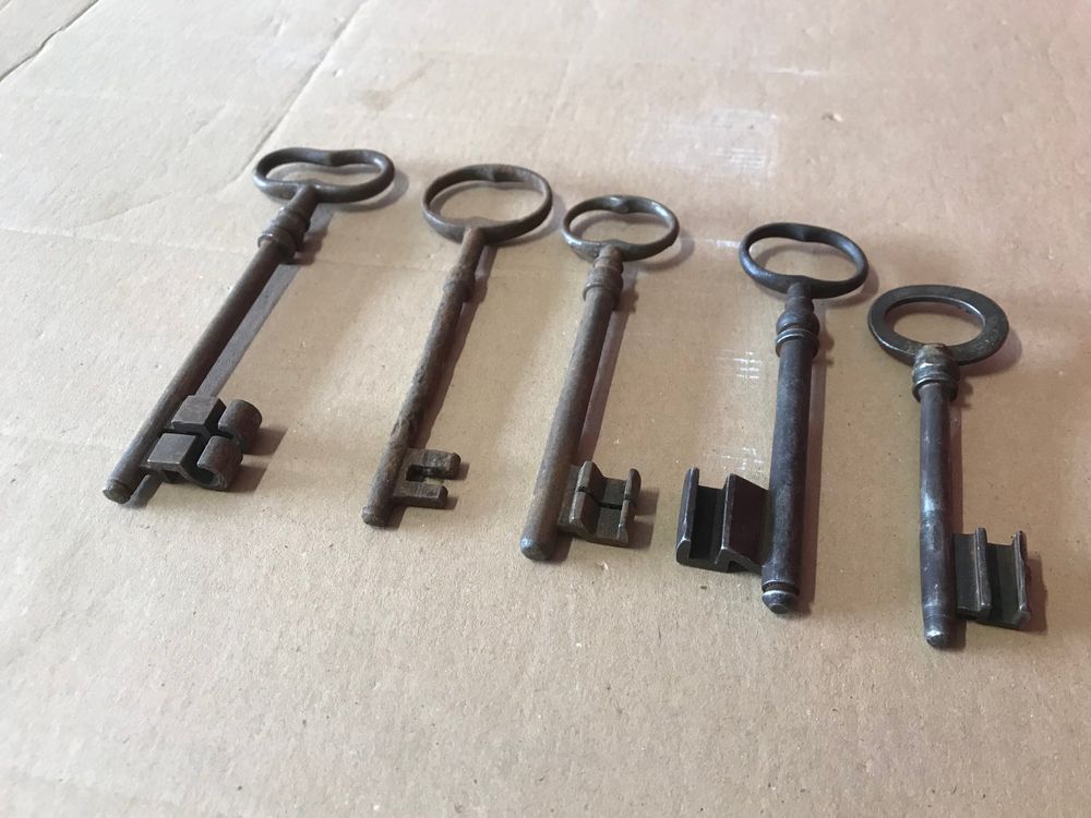 uralte Schlüssel Bartschlüssel antik (Gebraucht) in Unterkulm für CHF 25 – mit Lieferung auf ...