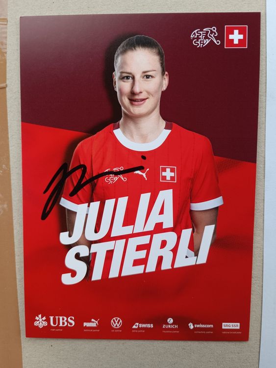 Julia Stierli - handsignierte SFV Autogrammkarte (Gebraucht) in ...