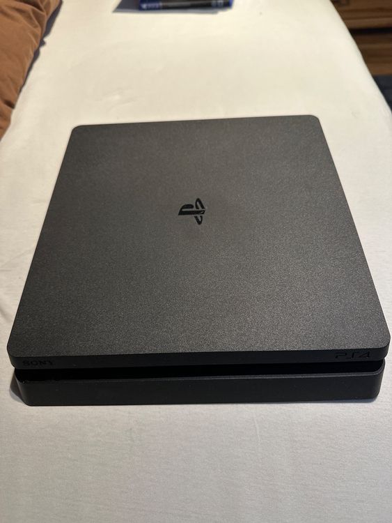 Playstation 4 Slim 1 TB mit 1 Controller und Spielen | Kaufen auf Ricardo
