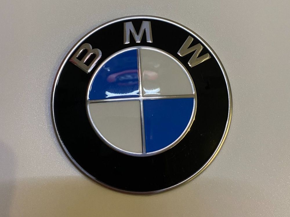 Original BMW Front Emblem (Gebraucht) in Frauenfeld für CHF 6.9 – mit ...