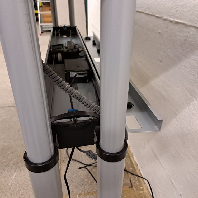 Elektro Schreibtisch Stehtisch Pult Bürotisch (Gebraucht) in Belp für ...