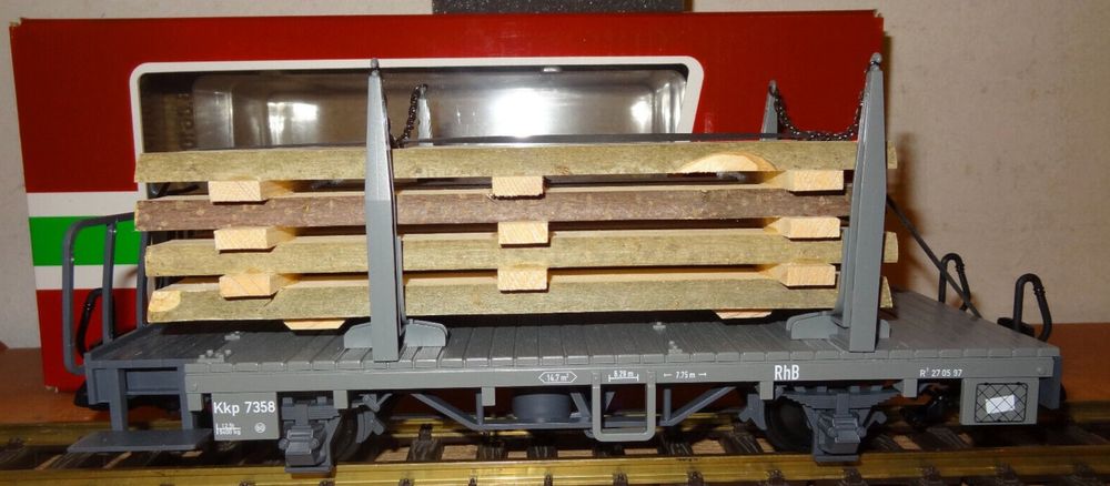 LGB 45141-01 RhB Flachwagen mit Bremsebühne und Holzladung | Kaufen auf ...