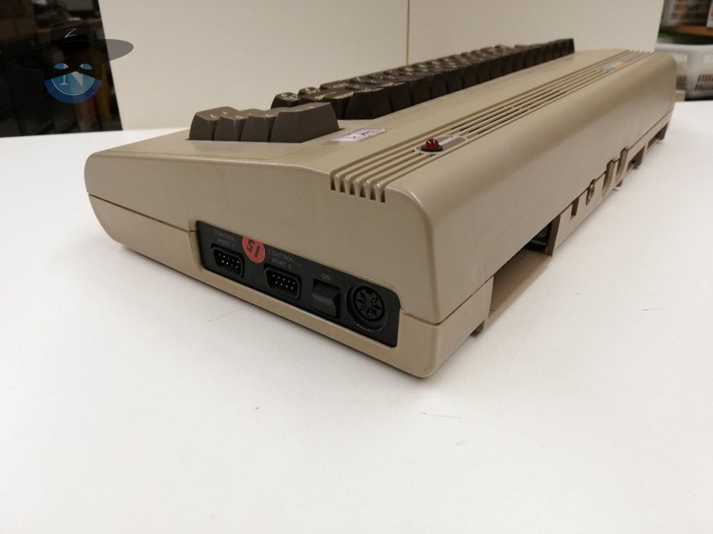 Commodore 64 C64 C-64 Brotkasten ohne Zubehör/defekt ab 1.- (Defekt) in ...