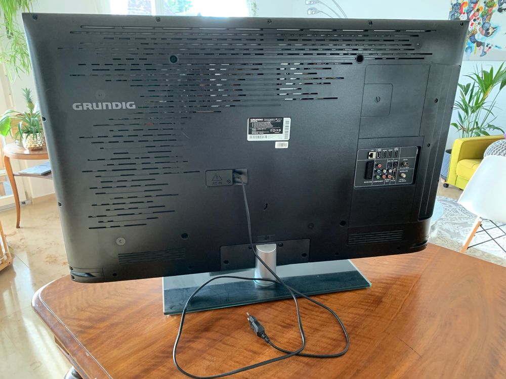 Grundig Fernseher | Kaufen auf Ricardo