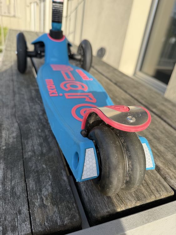 Micro Maxi Deluxe Kickboard Scooter Hellblau Top Zustand (Gebraucht) in ...