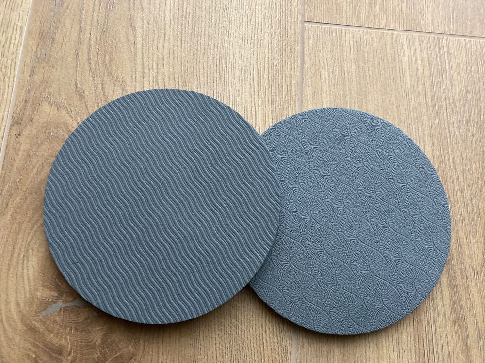 graue Kniekissen 2er Set (Neu und originalverpackt) in Allschwil für CHF 3 – mit Lieferung auf ...