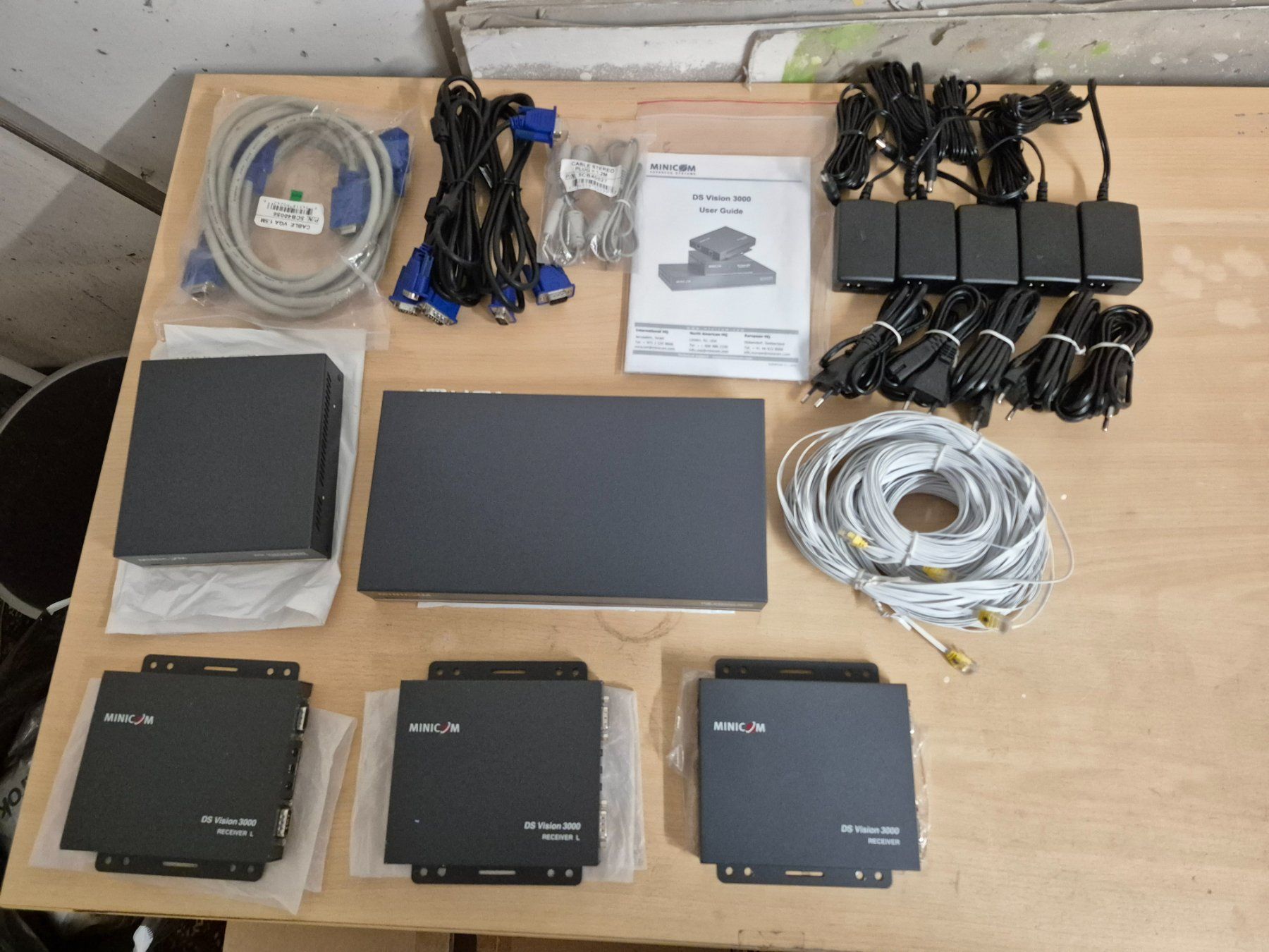 Digital Signage VGA Video-Verteiler über CAT5 (Gebraucht) in Detligen ...