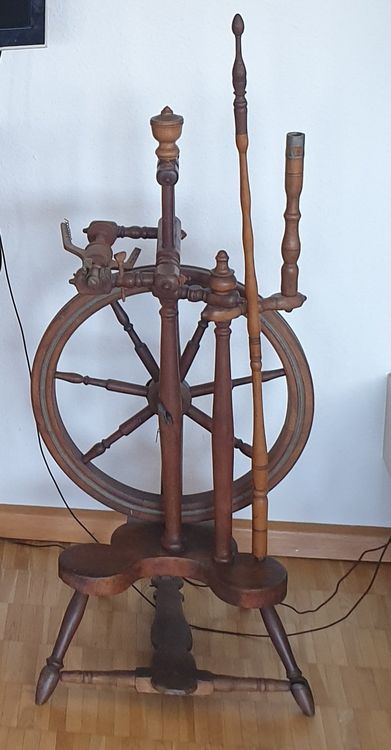 Antikes Spinnrad aus Holz (Gebraucht) in Muttenz für CHF 50 – nur ...