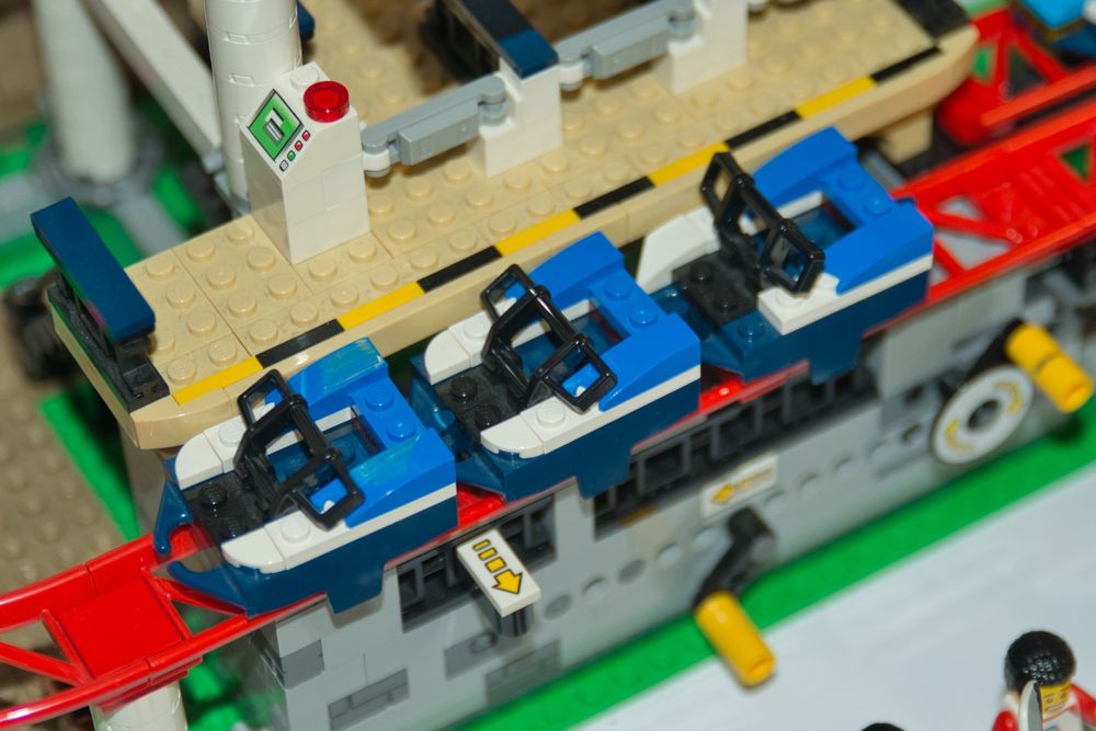 Lego Achterbahn, Creator Expert, Nr. 10261 (Gebraucht) in Oberarth für ...