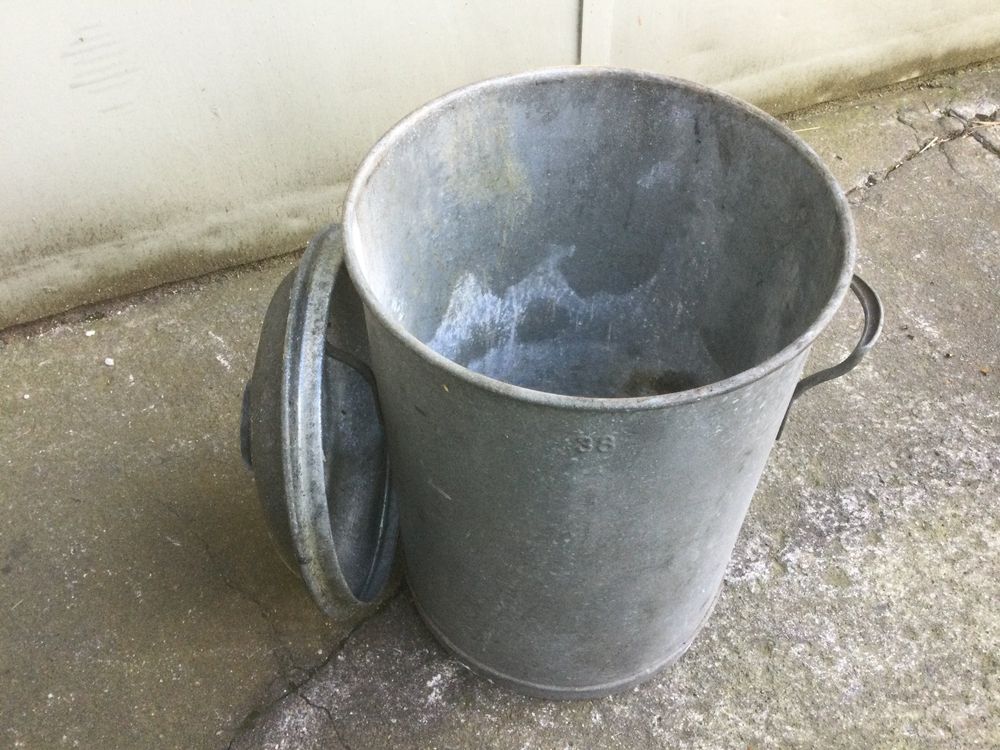 Grosse Blechtopf oder Kübel für Pellets oder Asche für Ofen (Gebraucht ...