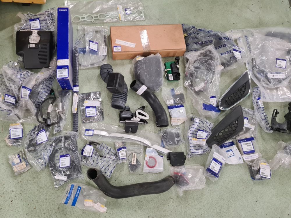 Teile Volvo V70 XC70 S60 S80 XC60 XC90 V60 V40 850 (Neu (gemäss ...