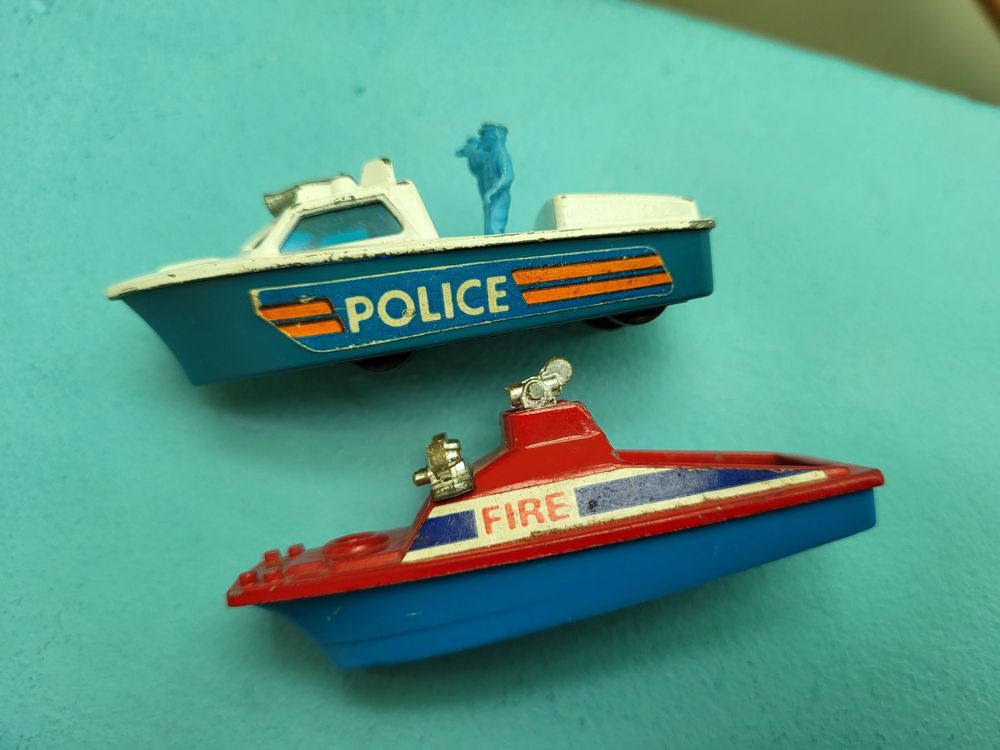 Matchbox: Polizeiboot / Corgi: Feuerwehrboot (70er Jahre) UK | Kaufen ...