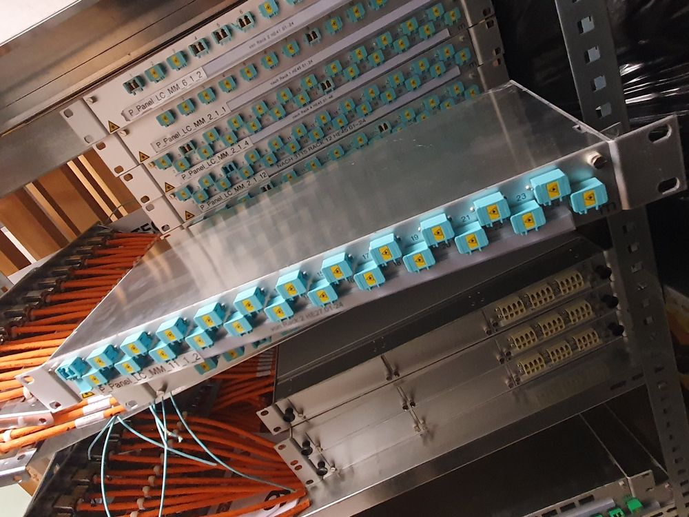 LWL Patch-Panel 19" 19Zoll 2x24 Port bestück Patchpanel (Gebraucht) in ...