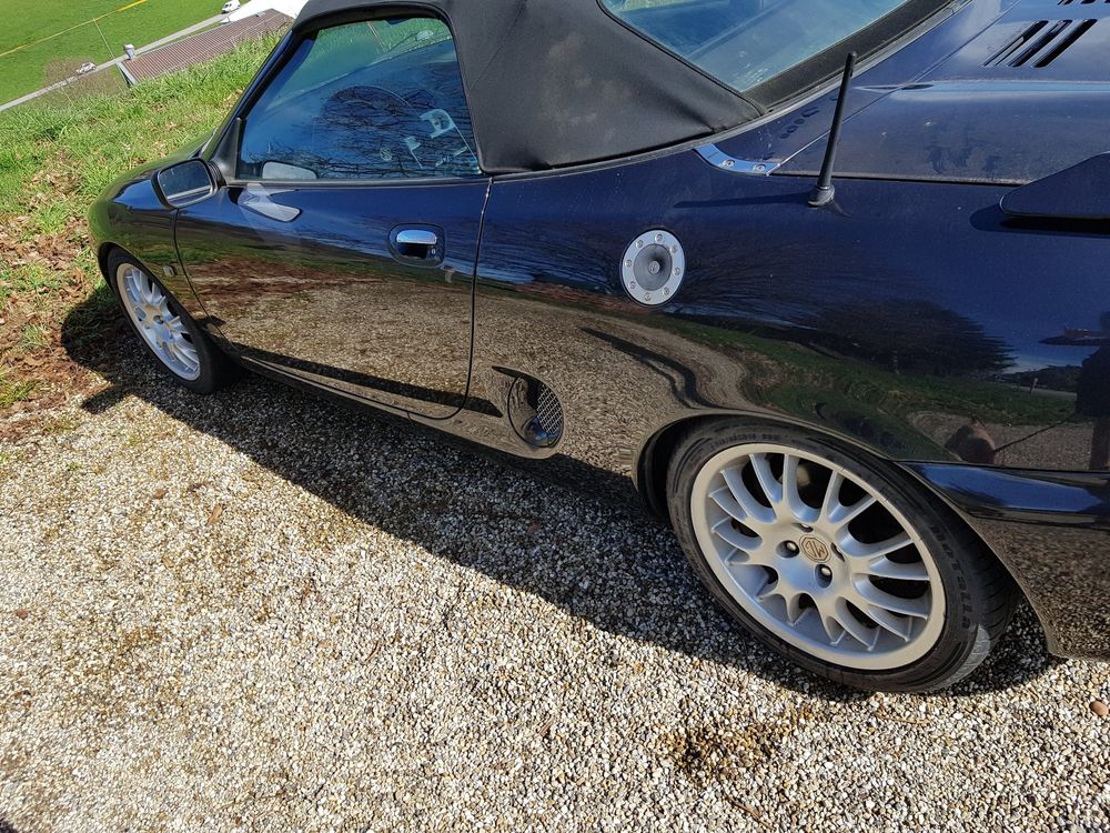 MG MGF VVC mit Spoiler, 16 Zoll Felgen und Thermoverdeck (Defekt) in ...