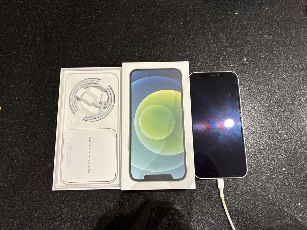iPhone 12, 128 GB, gebraucht, grün, originalverpackt (Gebraucht) in ...