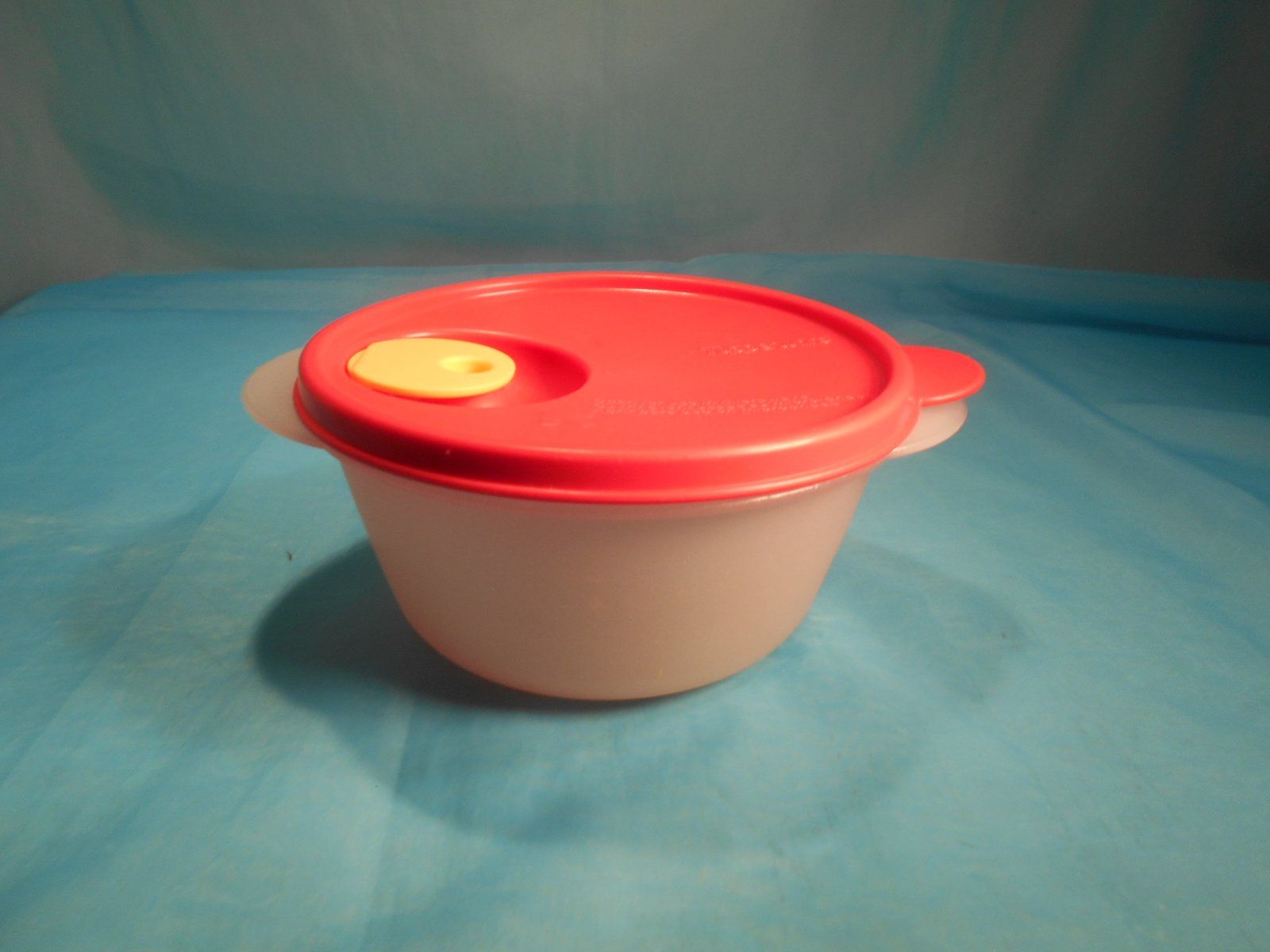 Tupperware Behälter zum Aufwärmen in der Mikrowelle, 8dl (Gebraucht) in ...