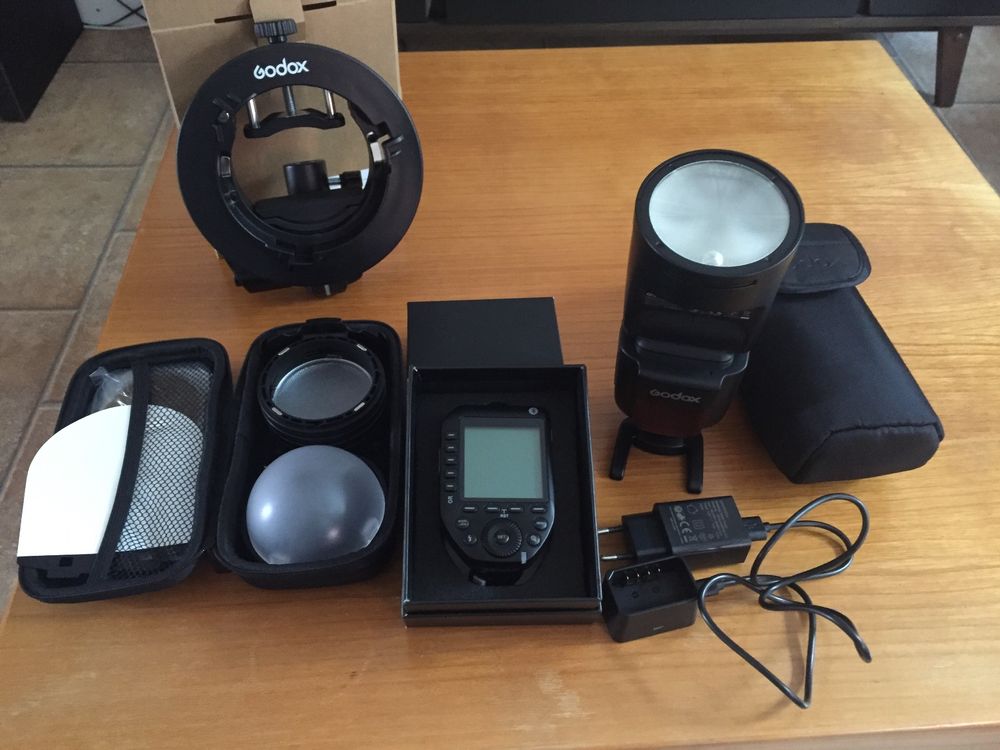 Godox V1 & pro x II flash kit for Fujifilm (Neu (gemäss Beschreibung ...