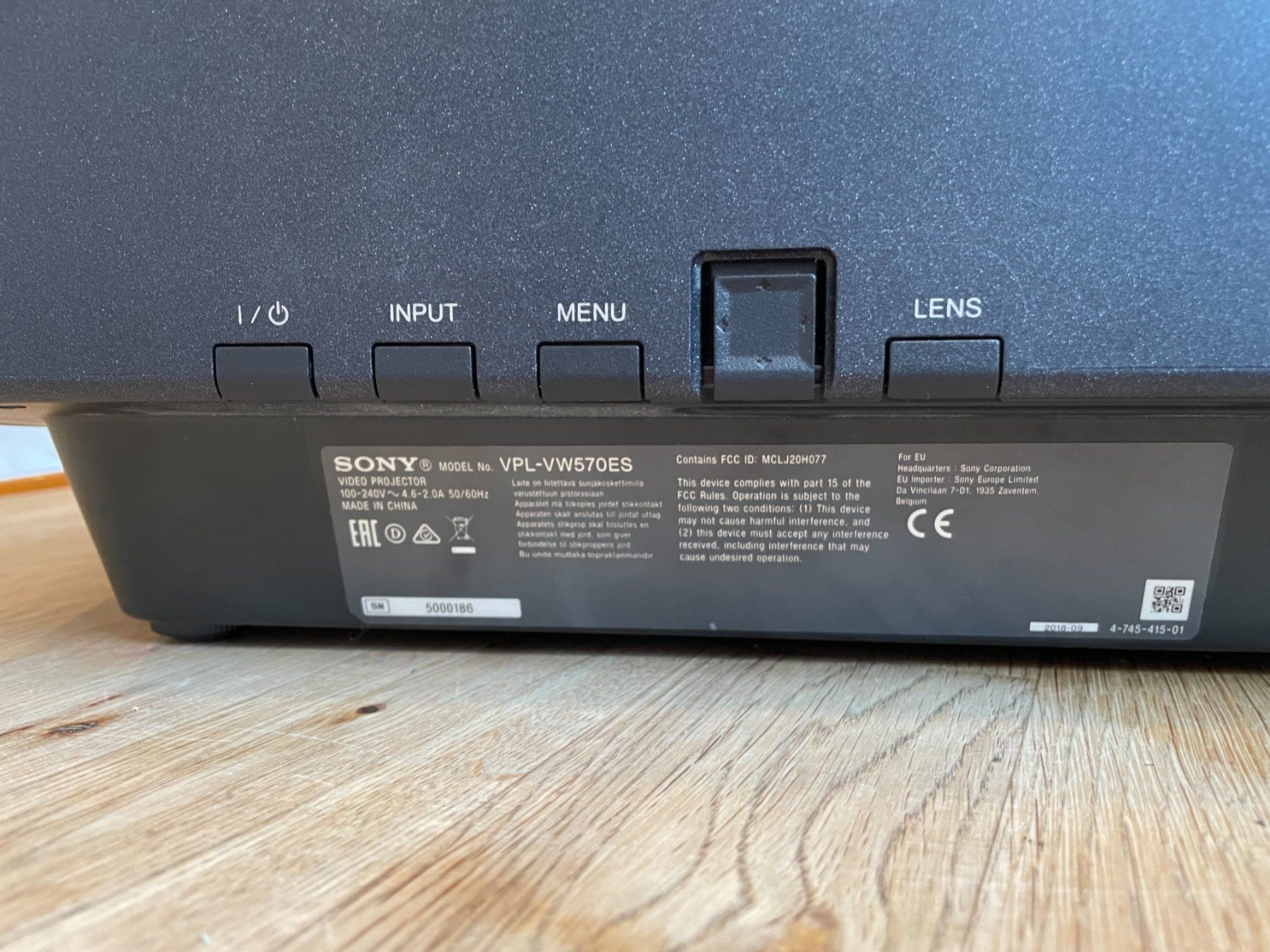 Sony Vpl Vw570es High End Heimkino Projektor Mit Nativem 4k Gebraucht