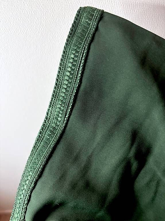 KAFTAN ÉMERAUDE AVEC MDAMMA BLANC (D'occasion) à Soral pour CHF 190 ...