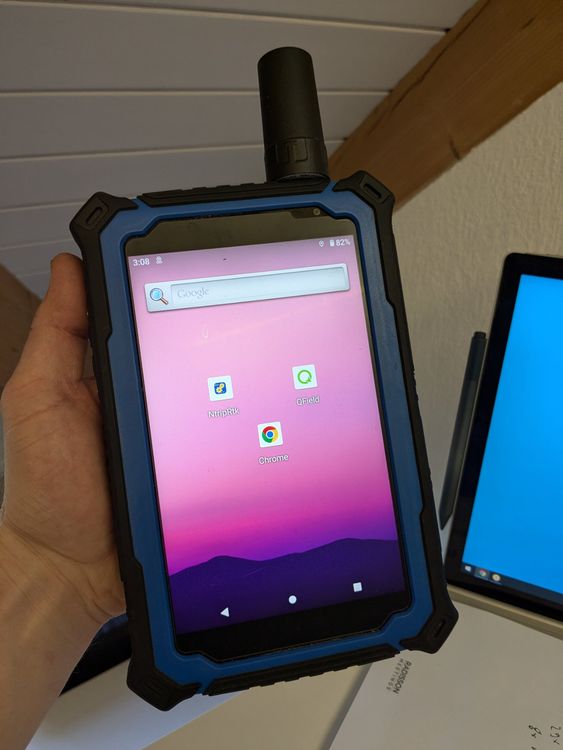 Robustes RTK GNSS Tablet Hugerock G71F - Top Zustand! (Gebraucht) in ...